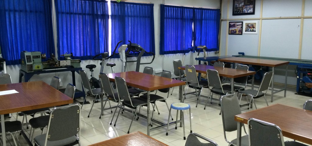 Laboratorium Analisis Perancangan Kerja dan Ergonomi - Jurusan Teknik ...